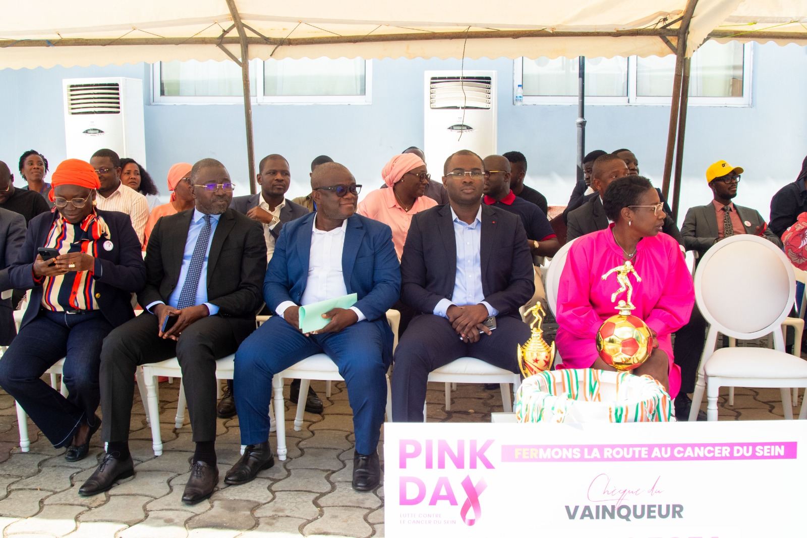 Ageroute CI - 🎀 PINK DAY, une Journée Rose de Solidarité : AGEROUTE et ...